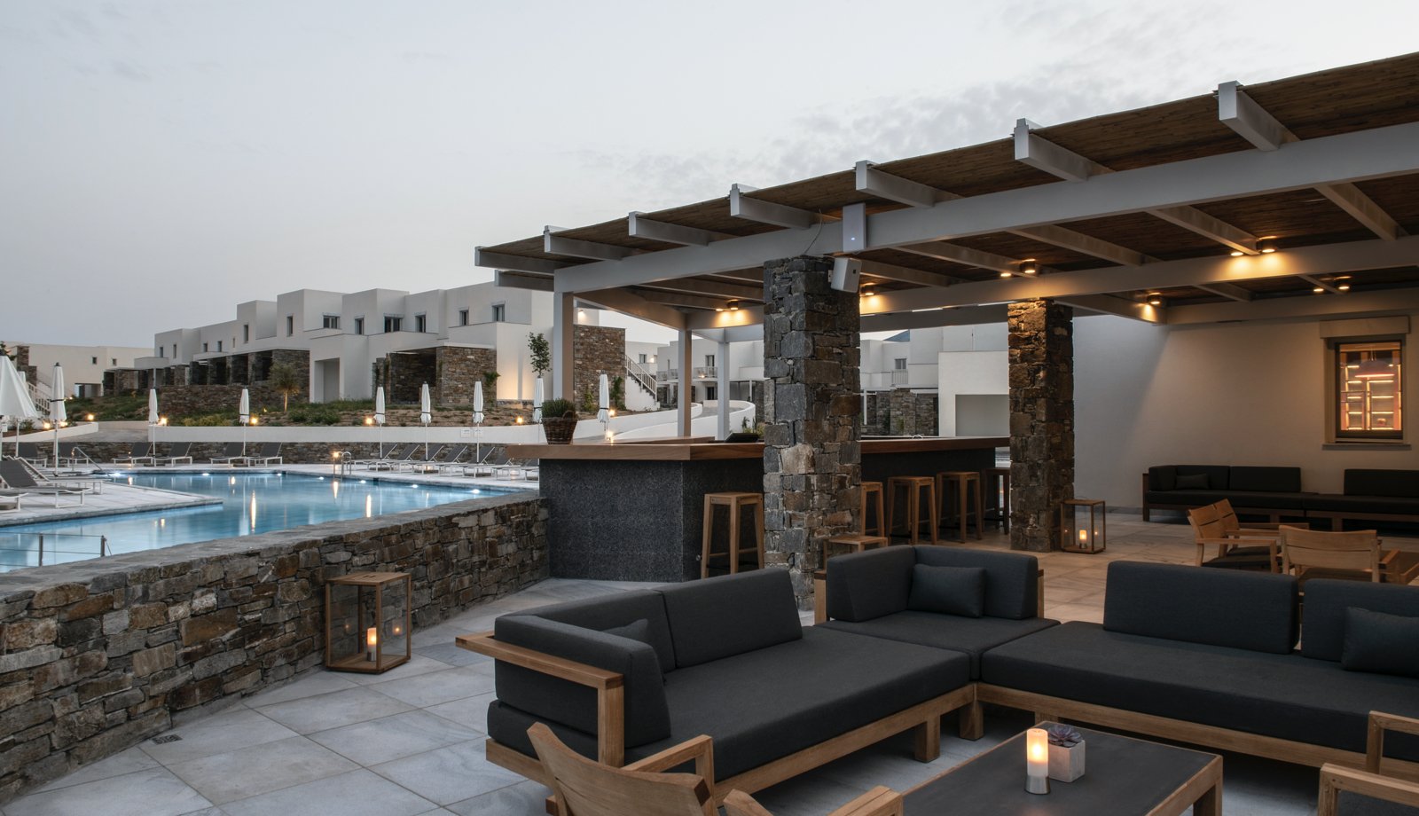 Pool Bars στην Πάρο| Hydor & Irida Sunset Cocktail Bar